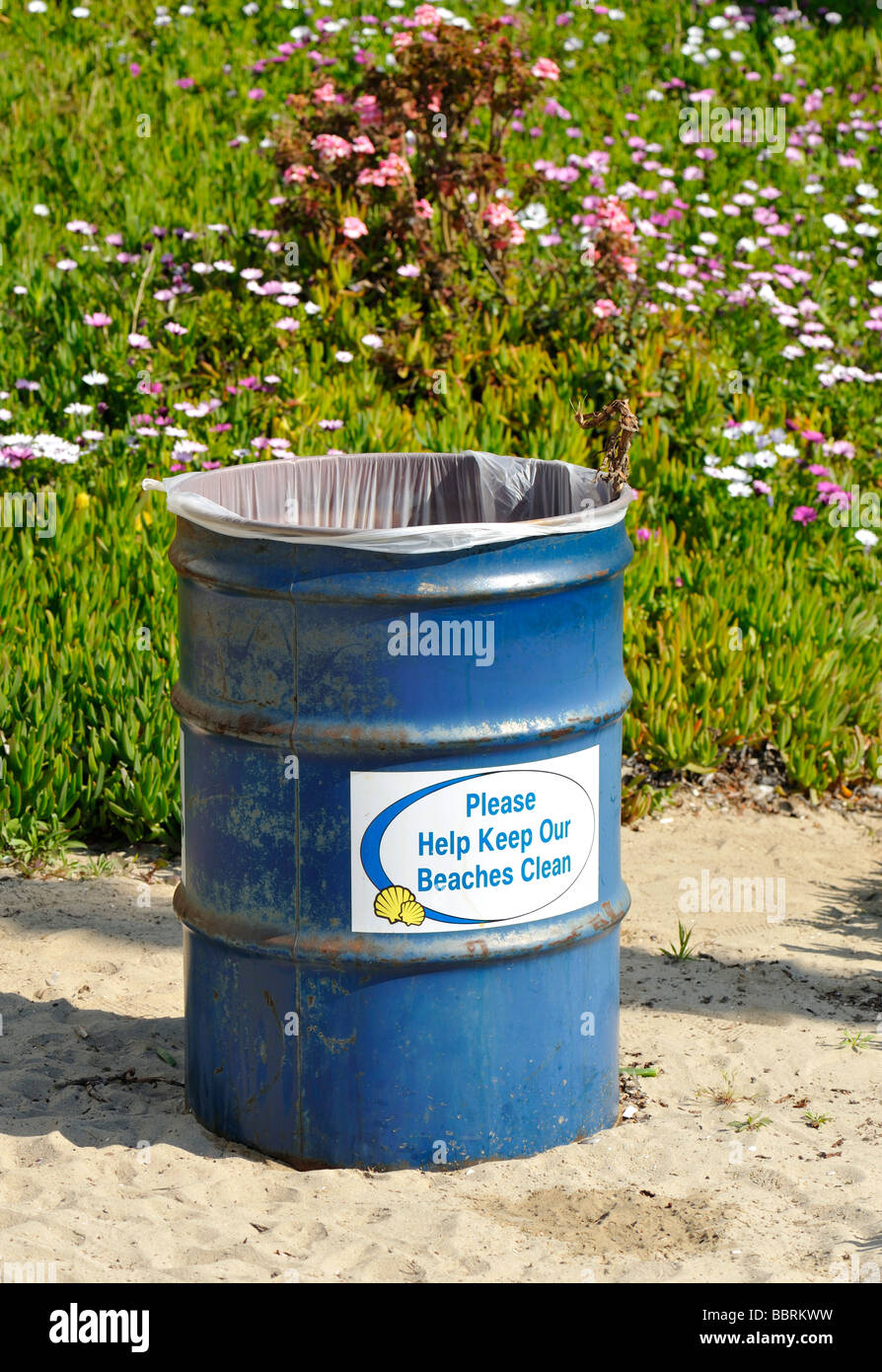 Keep beach clean sign hi-res stock photography and images - Alamy