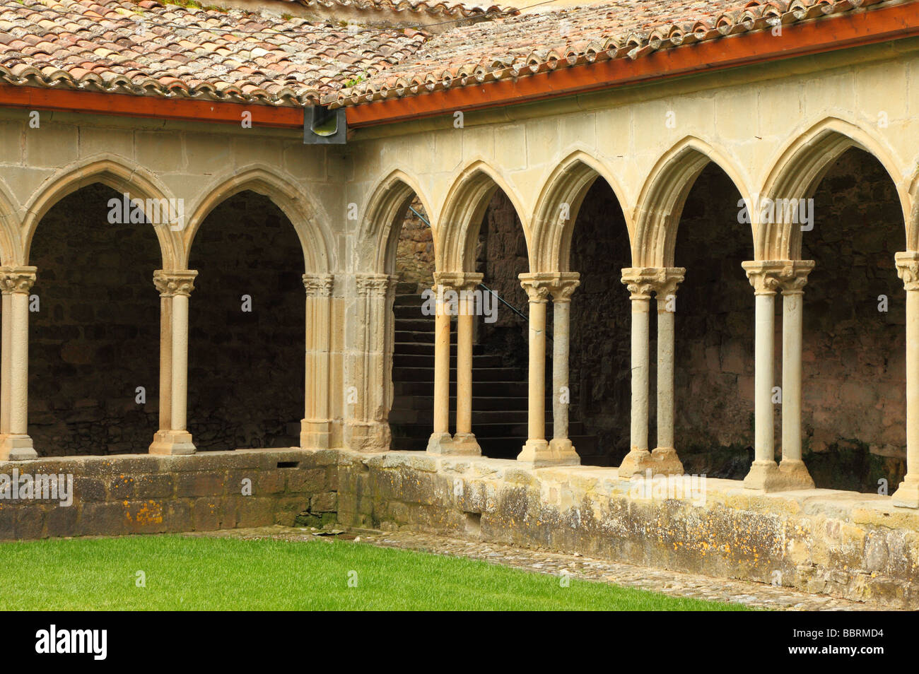 Romanesque france hi-res stock photography and images - Alamy