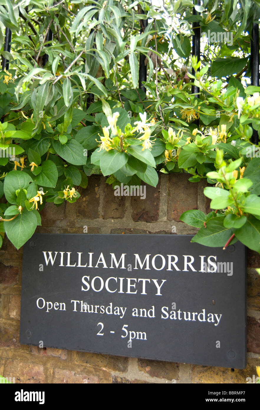 William morris english artist hi-res stock photography and images - Alamy