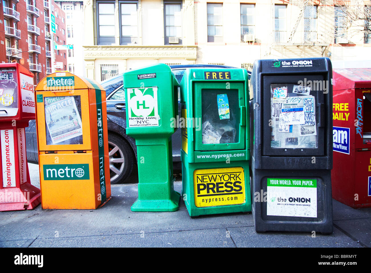 Newspaper stand new york hi-res stock photography and images - Alamy