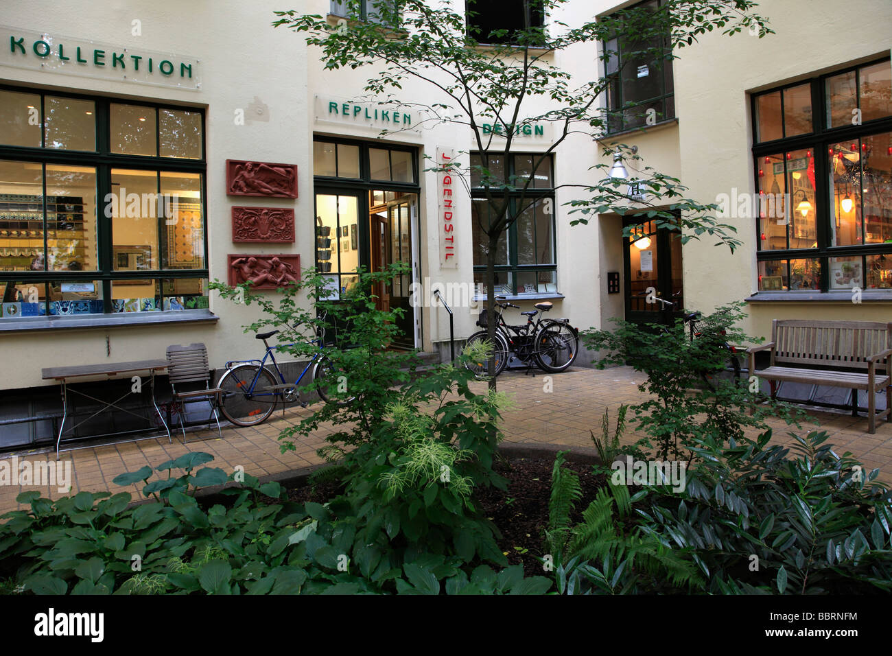 Germany Berlin Hackesche Höfe courtyard boutiques Stock Photo - Alamy
