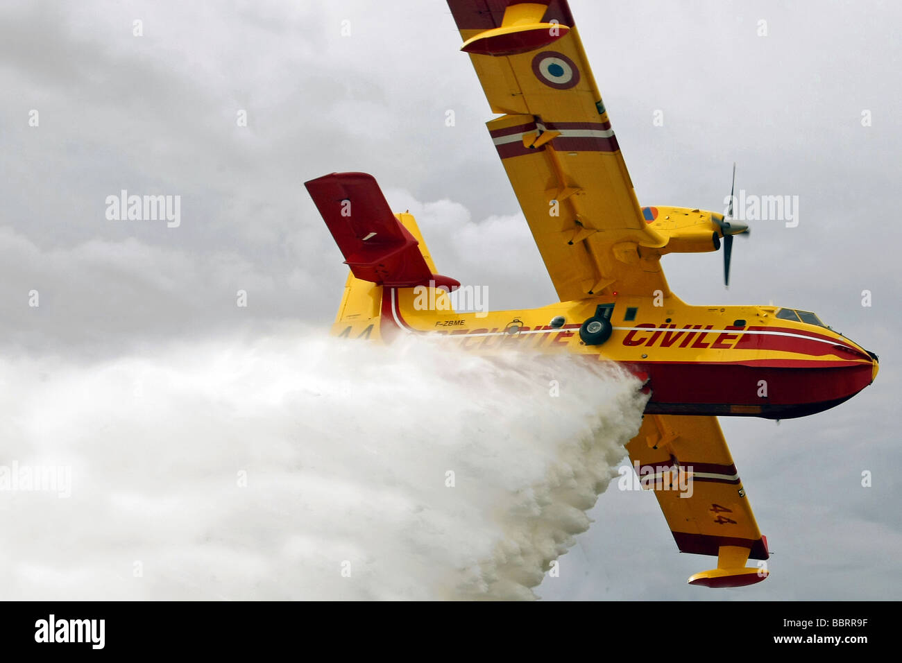 Jettisoning hi-res stock photography and images - Alamy