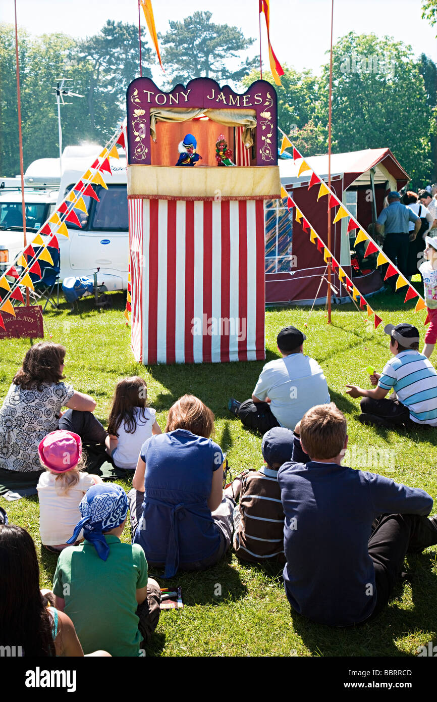 British puppet show hi-res stock photography and images - Alamy