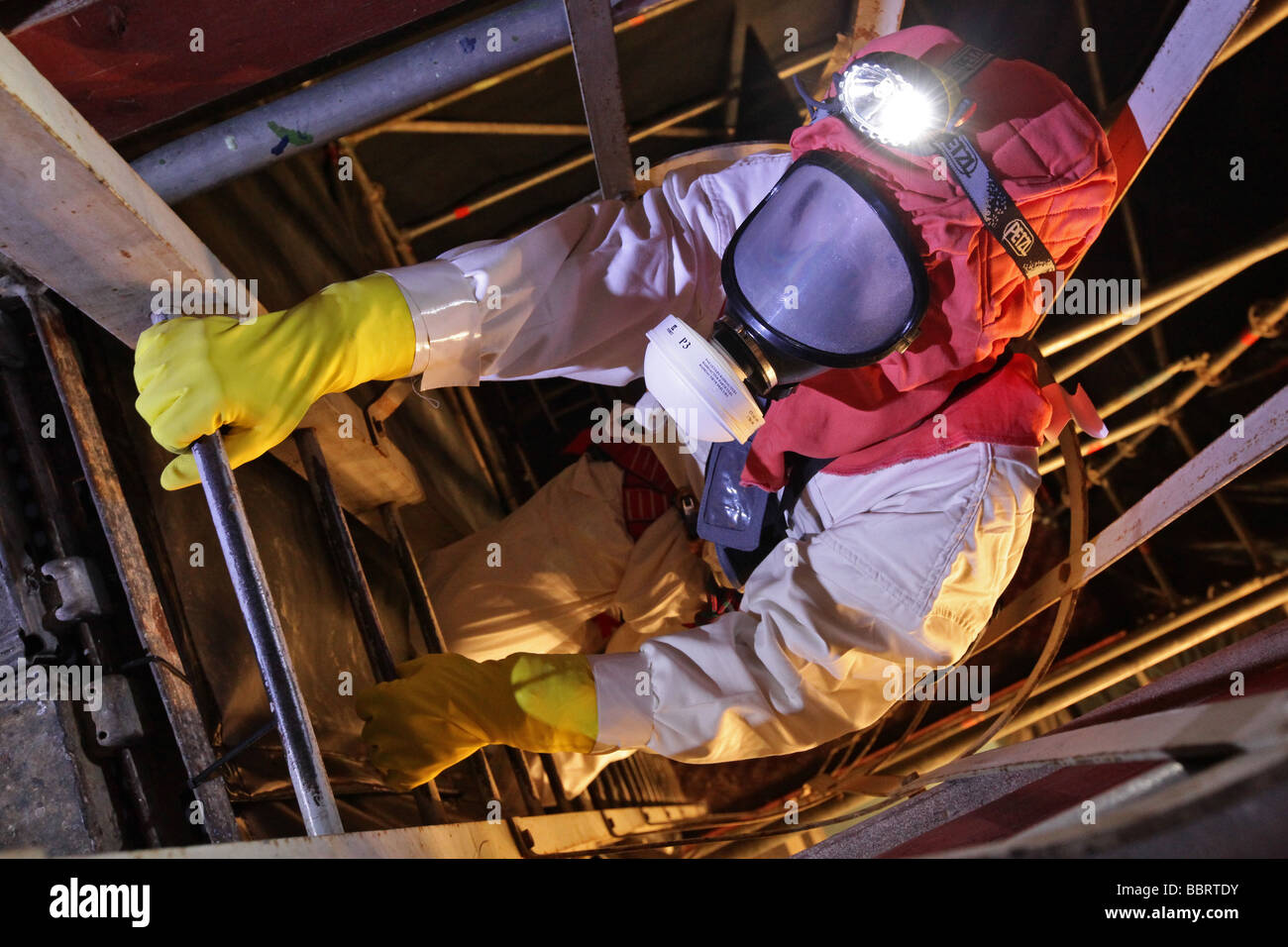 Self contained power plant hi-res stock photography and images - Alamy
