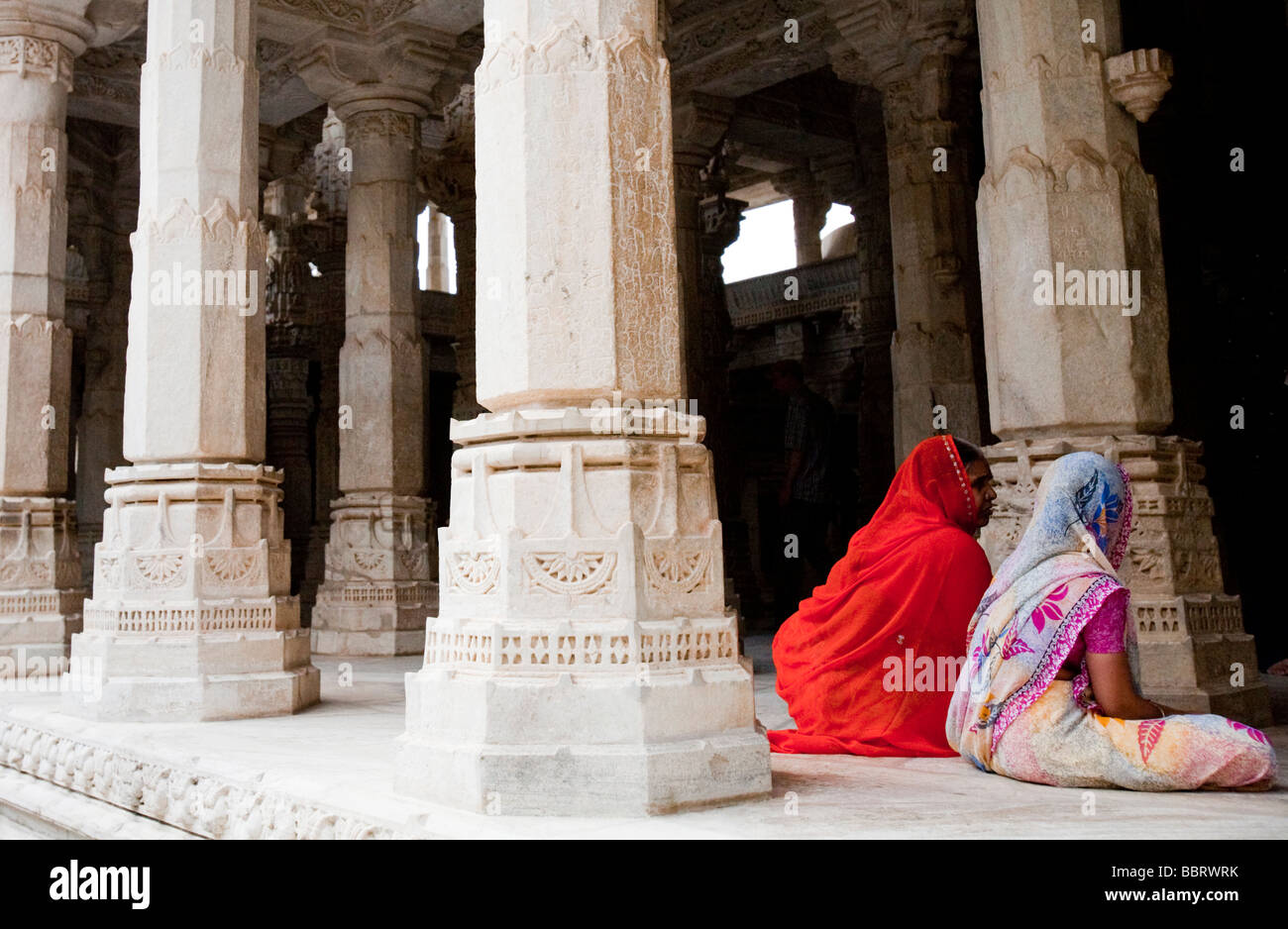 Women in indian temple hi-res stock photography and images - Alamy