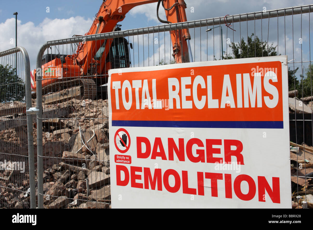 Total reclaims demolition hi-res stock photography and images - Alamy