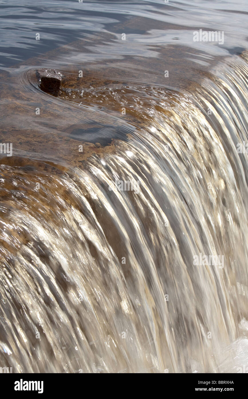 Running water over spillway hi-res stock photography and images - Alamy