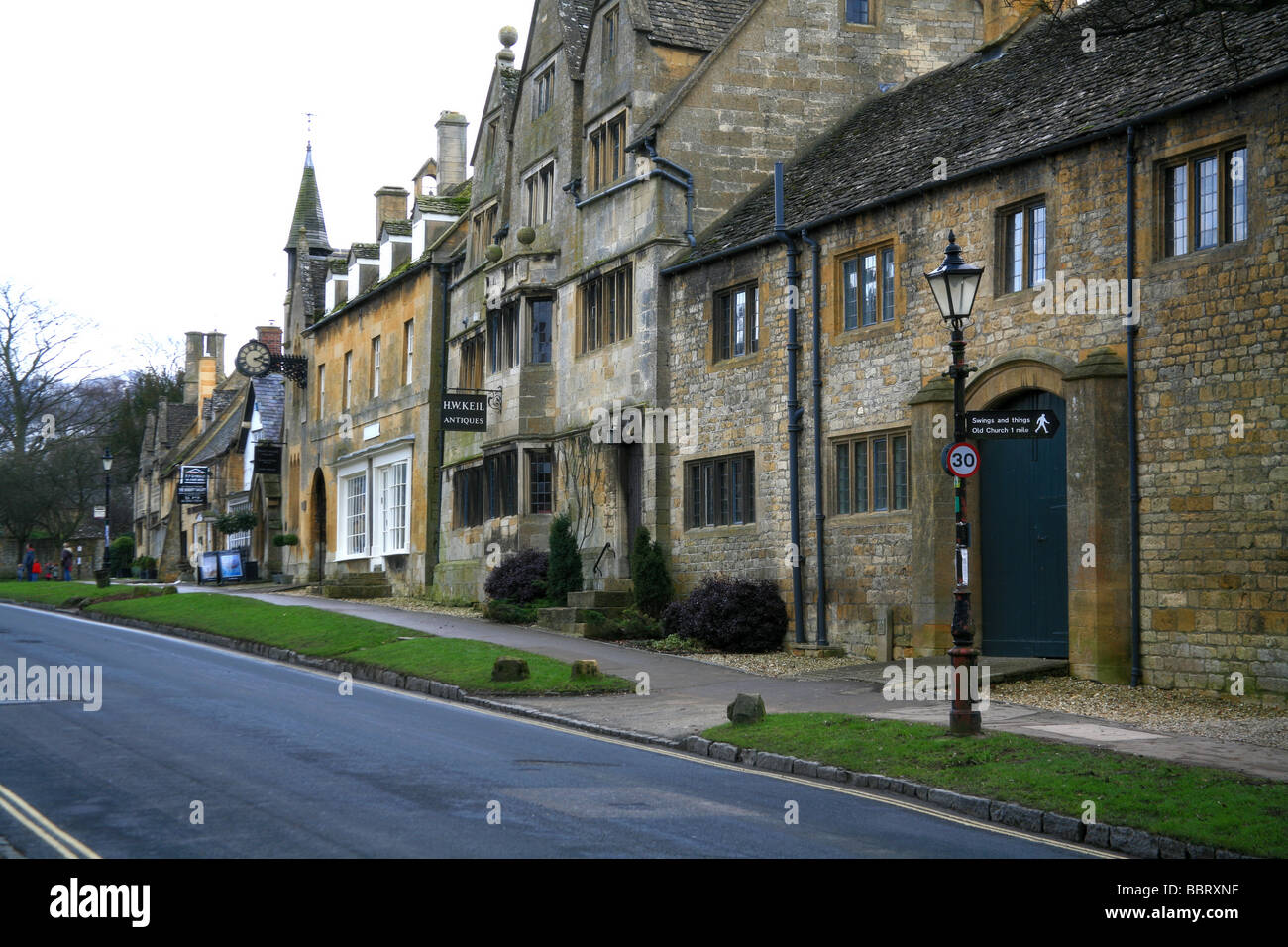 Elegant stone architecture on the High Street in Broadway ...