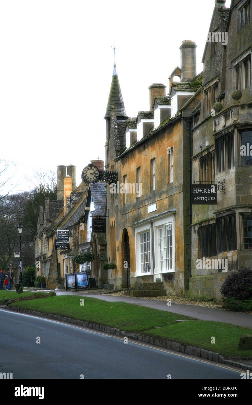 Elegant stone architecture on the High Street in Broadway ...