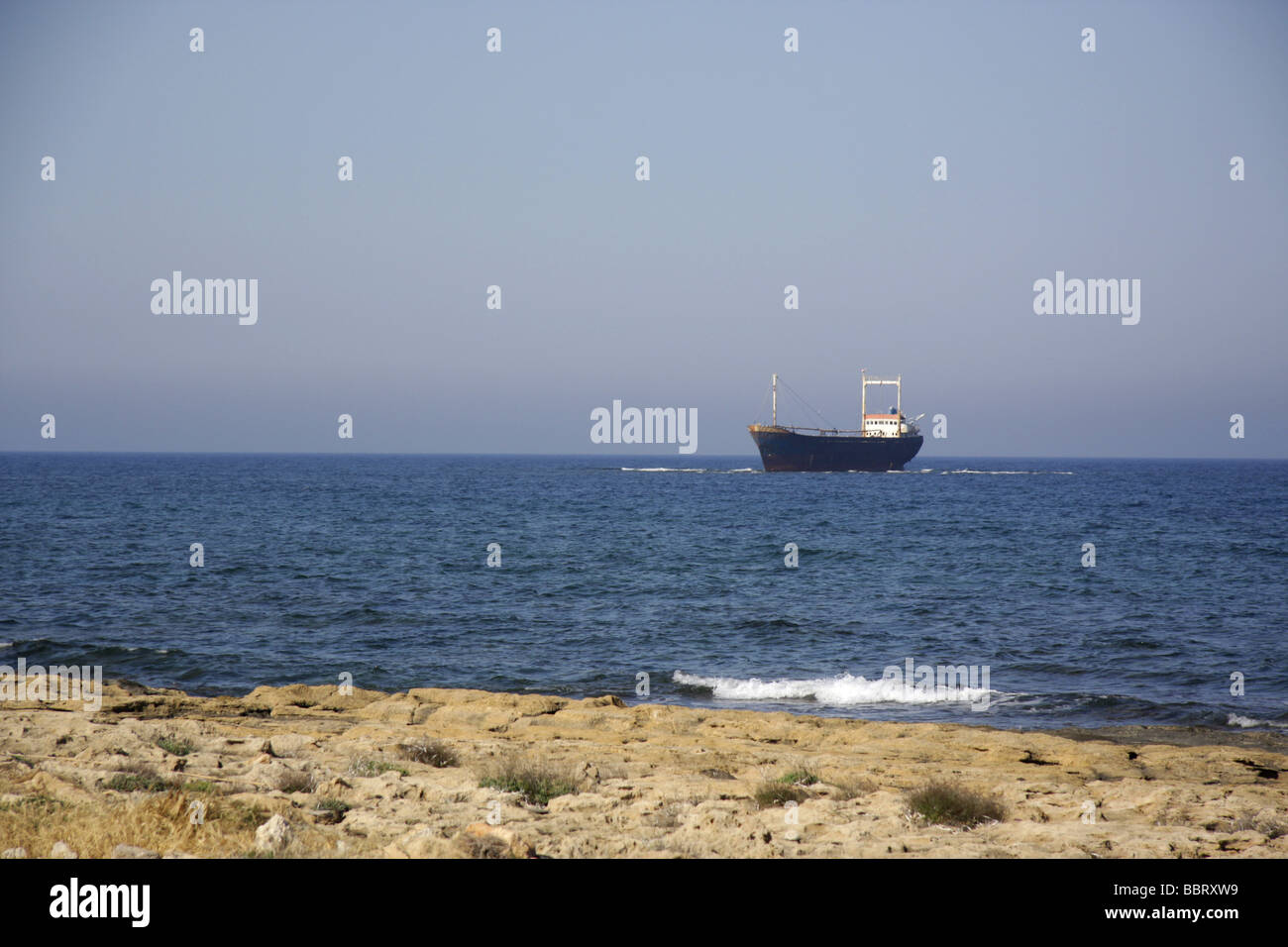 Wreck wrecked shipwreck shipwrecked hi-res stock photography and images ...