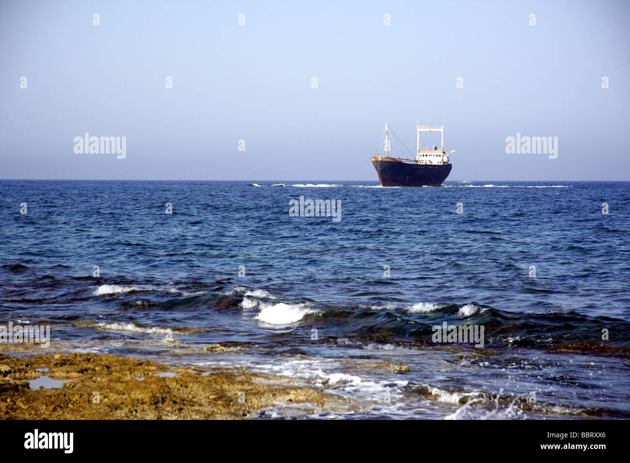 Stuck ship hi-res stock photography and images - Alamy