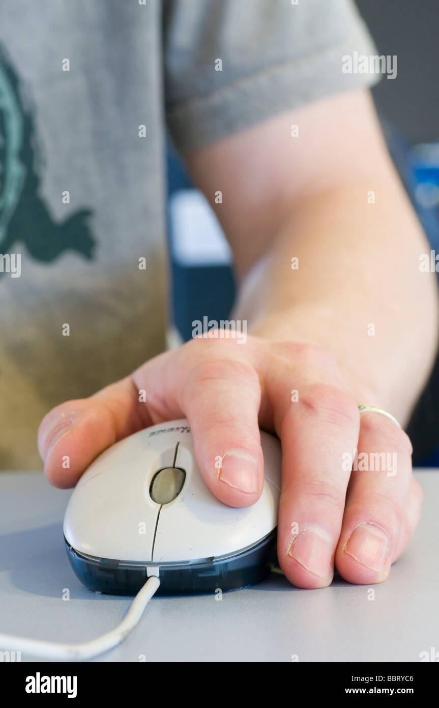 Left handed mouse hi-res stock photography and images - Alamy