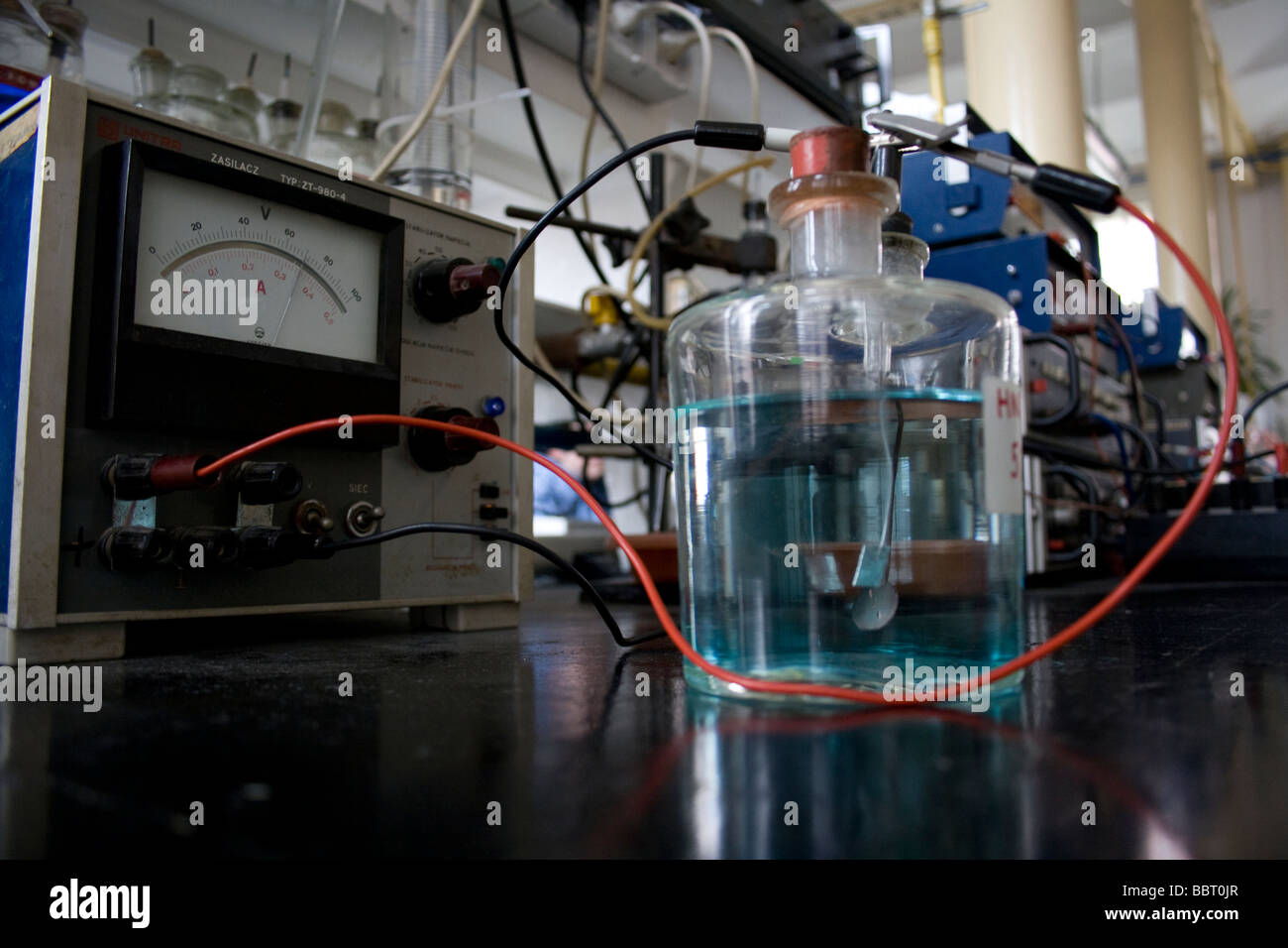 Electrolysis experiment hi-res stock photography and images - Alamy