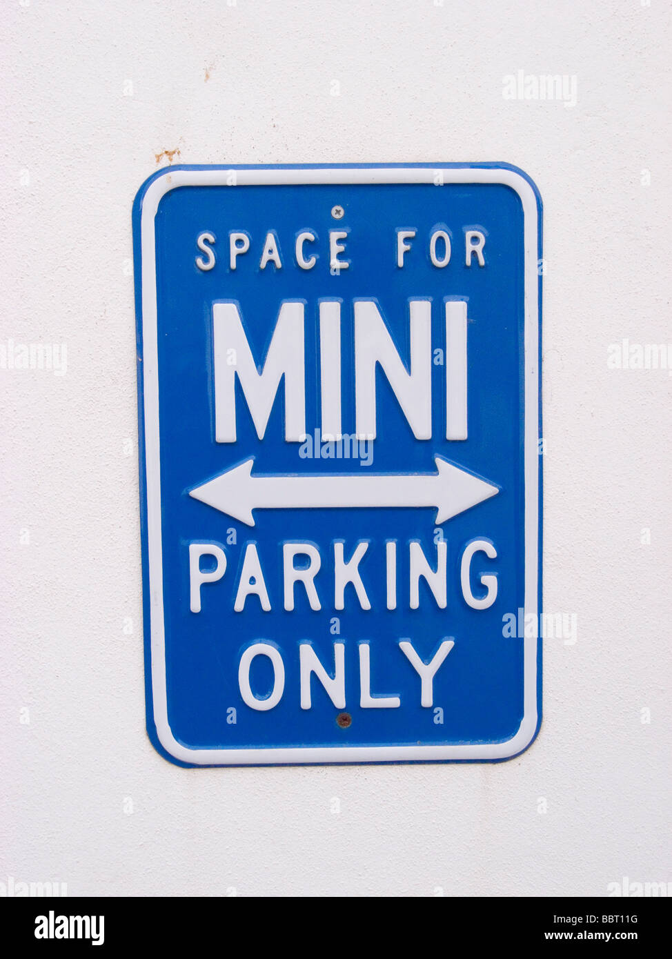 Mini wall hi-res stock photography and images - Alamy