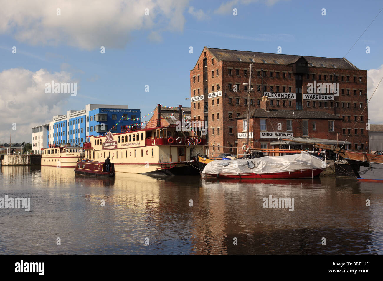 Gloucester harbour hi-res stock photography and images - Alamy
