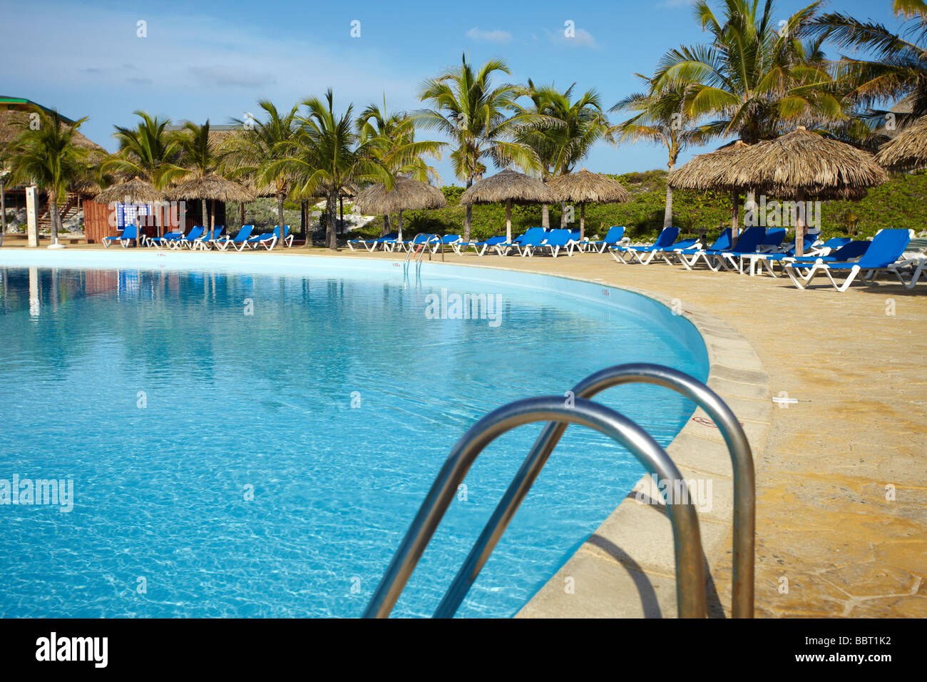 Pool see hi-res stock photography and images - Alamy