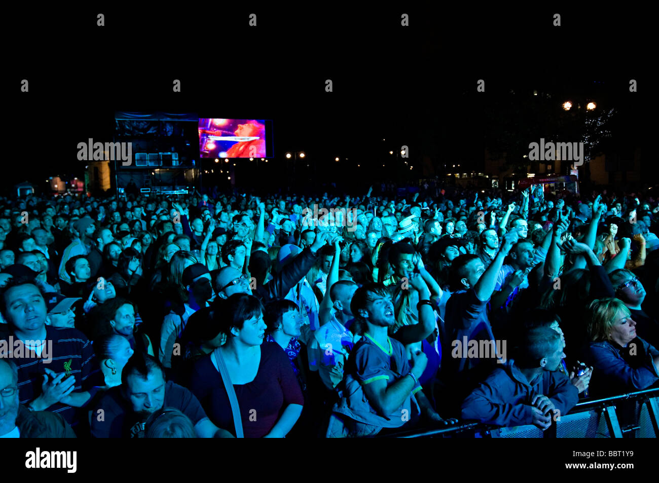 arts fest crowd in birmingham 2008 in centenary square Stock Photo - Alamy