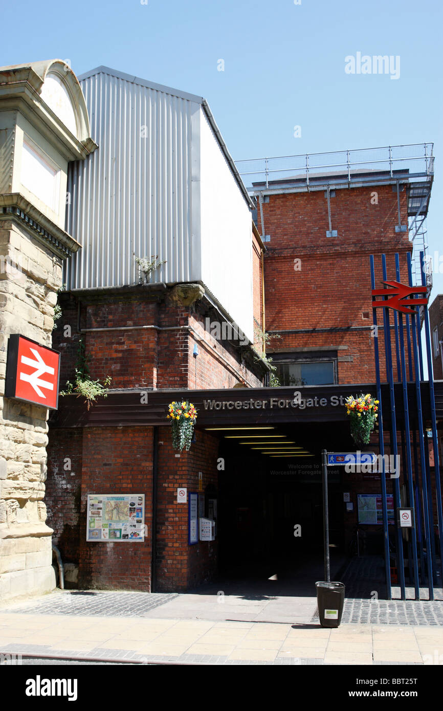 exterior of foregate street rail station worcester uk Stock Photo - Alamy