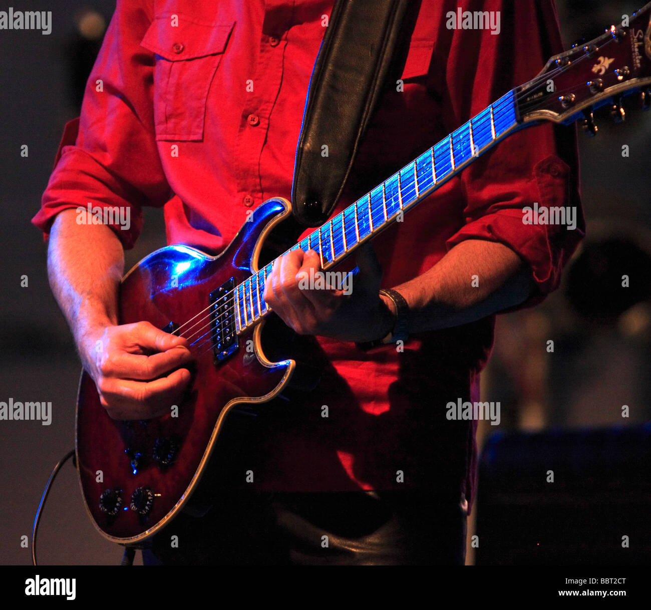 Close up on live concert hi-res stock photography and images - Alamy