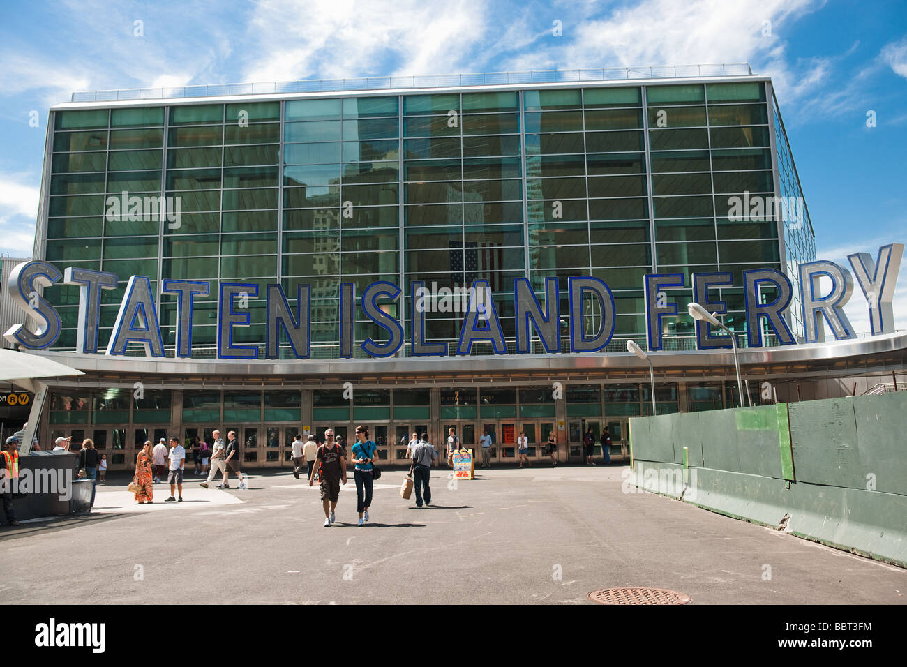 The Staten Island Ferry terminal in Battery Park in the south of ...