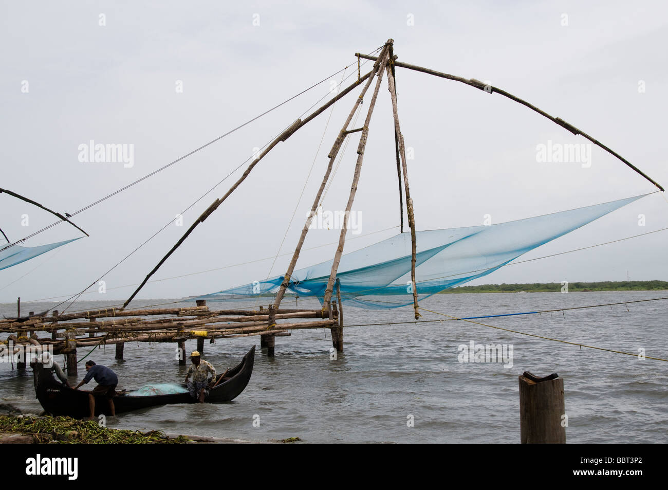 Chinese fishing net Cochin India Stock Photo - Alamy