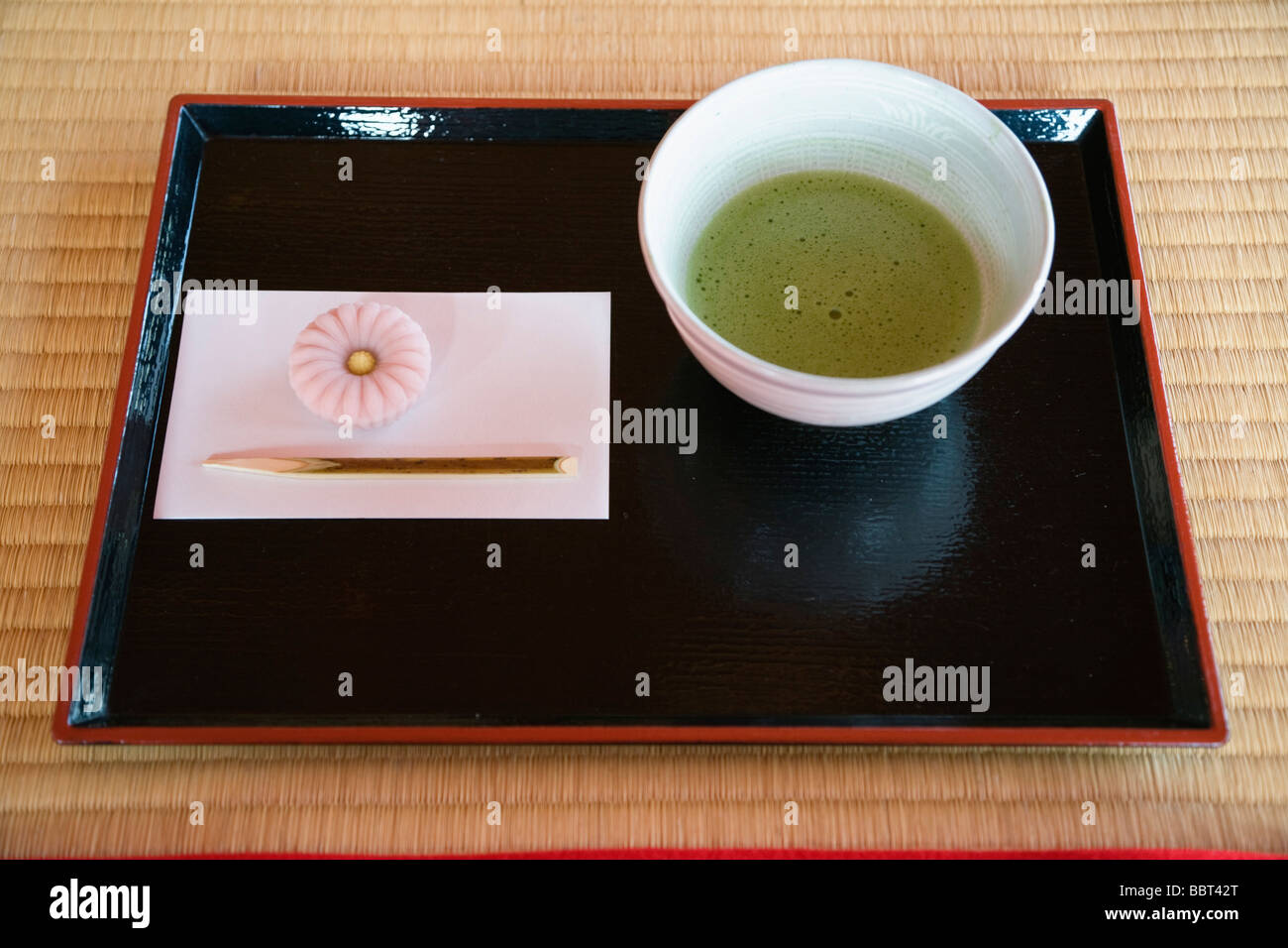 Matcha green tea and wagashi confectionary served at Nakajima-no-ochaya ...