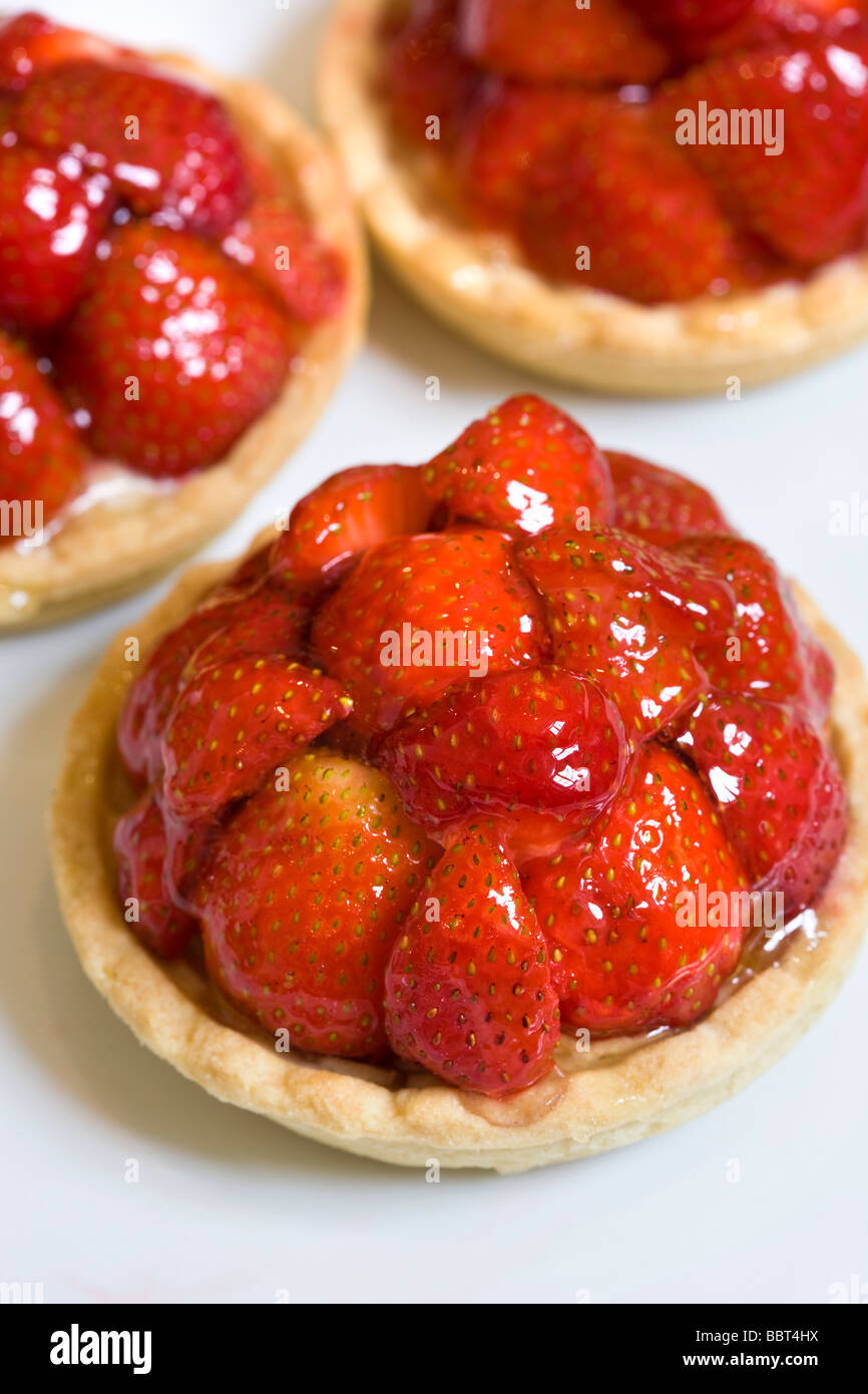 Red tarts hi-res stock photography and images - Alamy