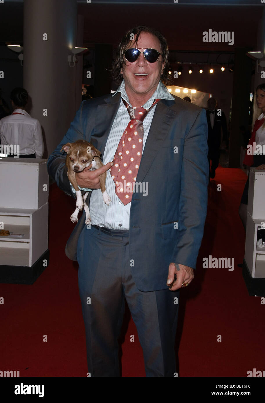 Mickey rourke dog hi-res stock photography and images - Alamy
