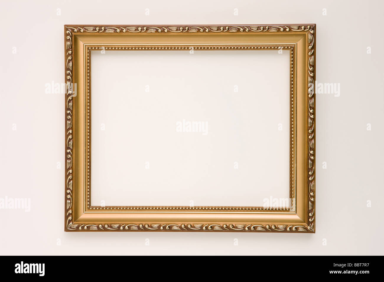 Golden molding hi-res stock photography and images - Alamy