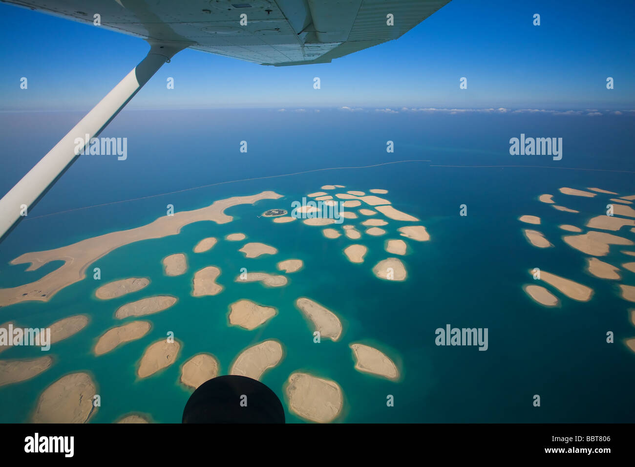 Islands world dubai construction hi-res stock photography and images ...