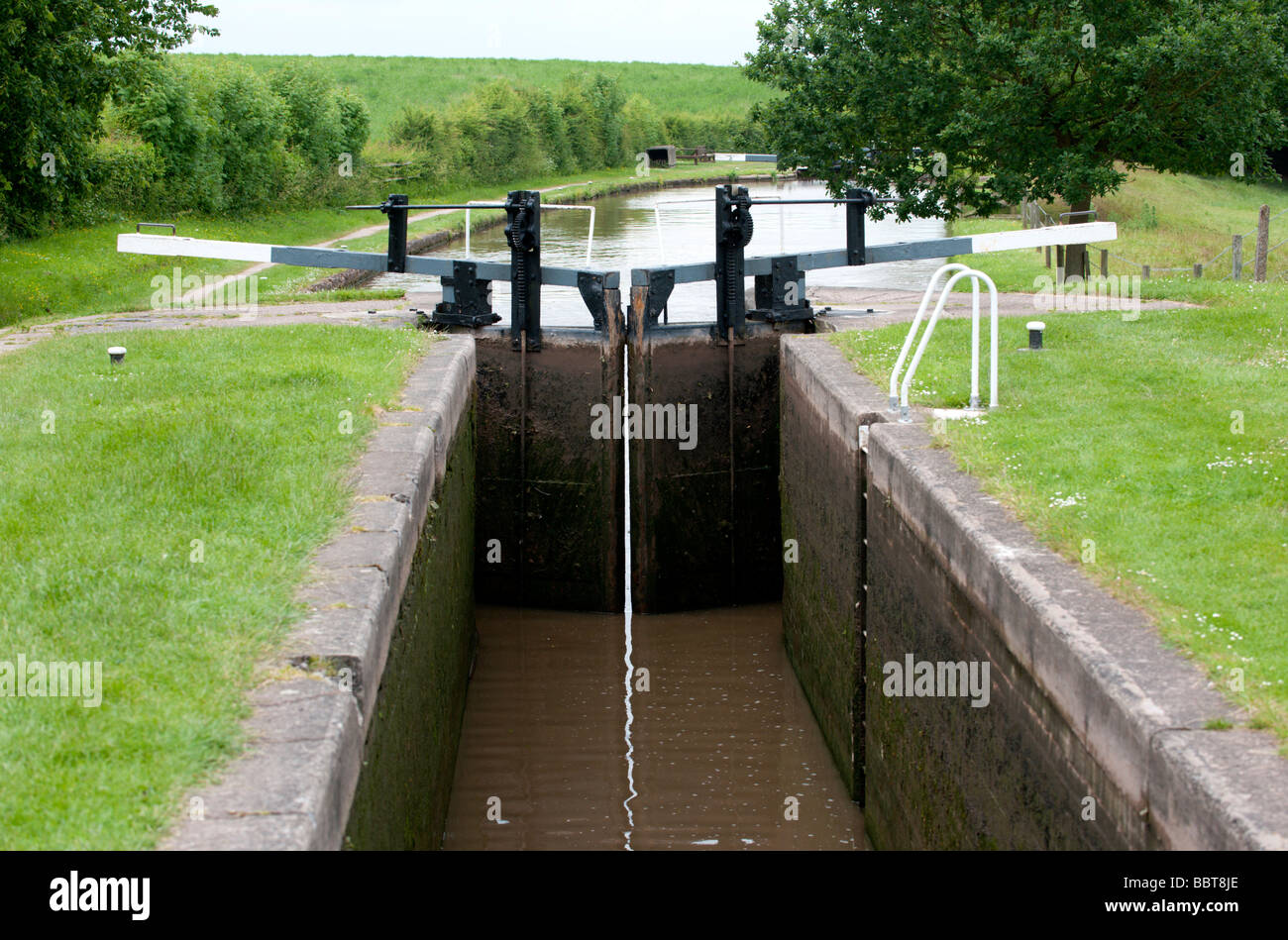Shropshire union canal locks hi-res stock photography and images - Alamy