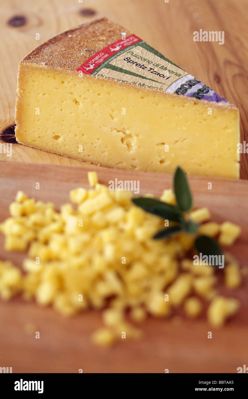 Puzzone di moena cheese hi-res stock photography and images - Alamy