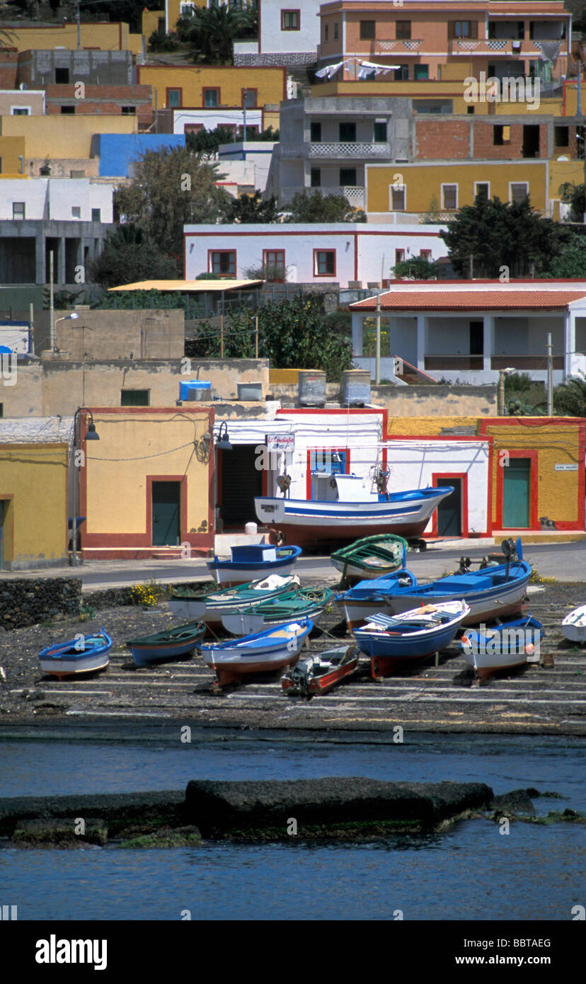 Linosa harbour hi-res stock photography and images - Alamy