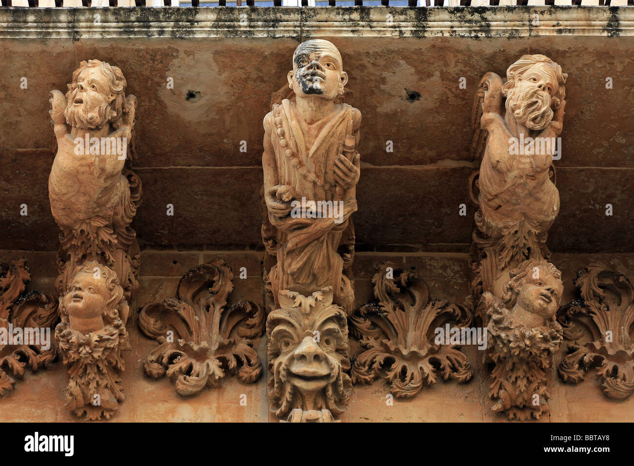 Baroque decorations hi-res stock photography and images - Alamy