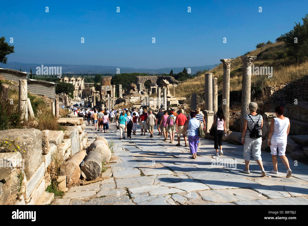 Crowded library hi-res stock photography and images - Alamy