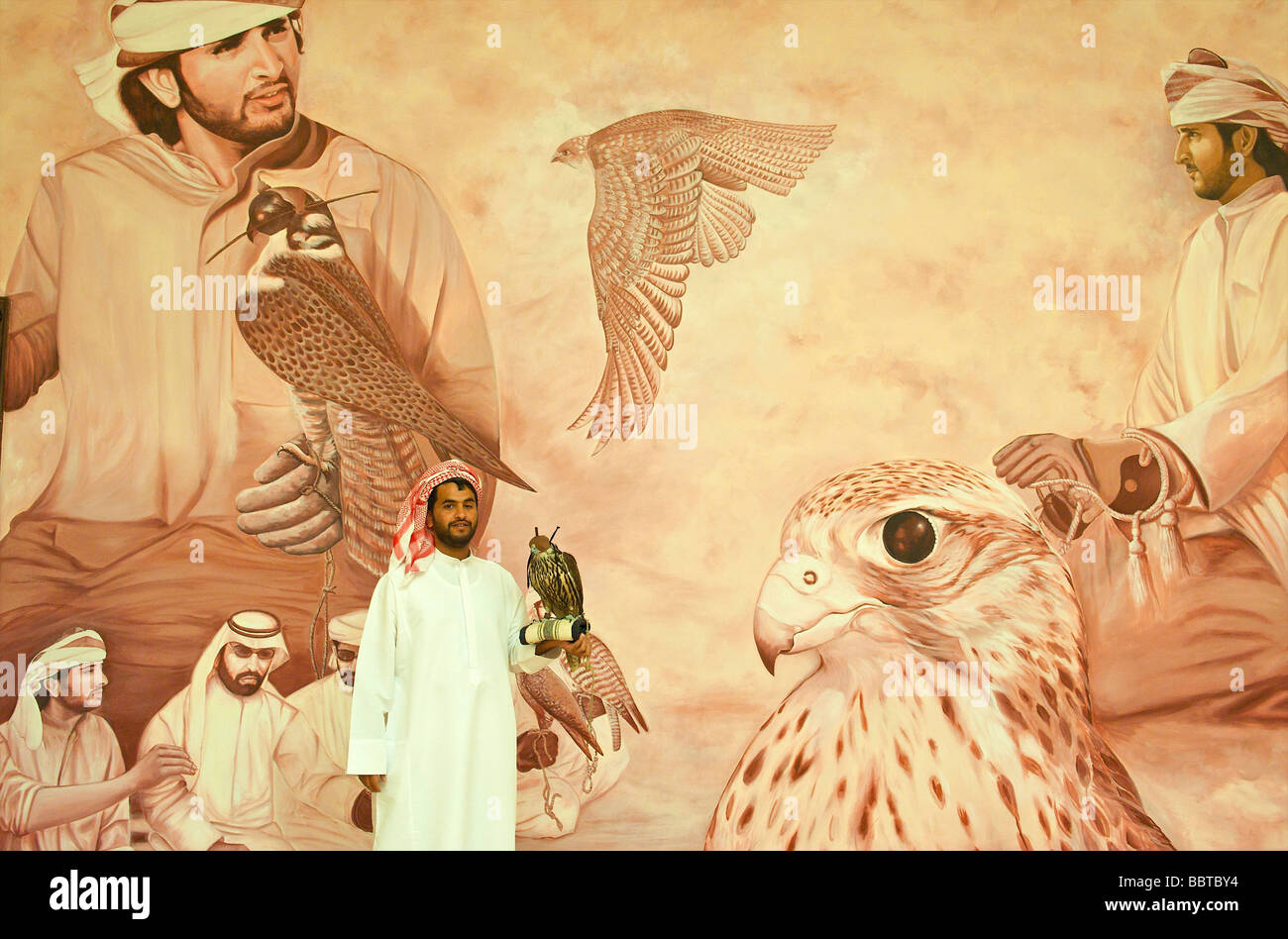 Man Falcon Arab Stock Photos & Man Falcon Arab Stock Images - Alamy
