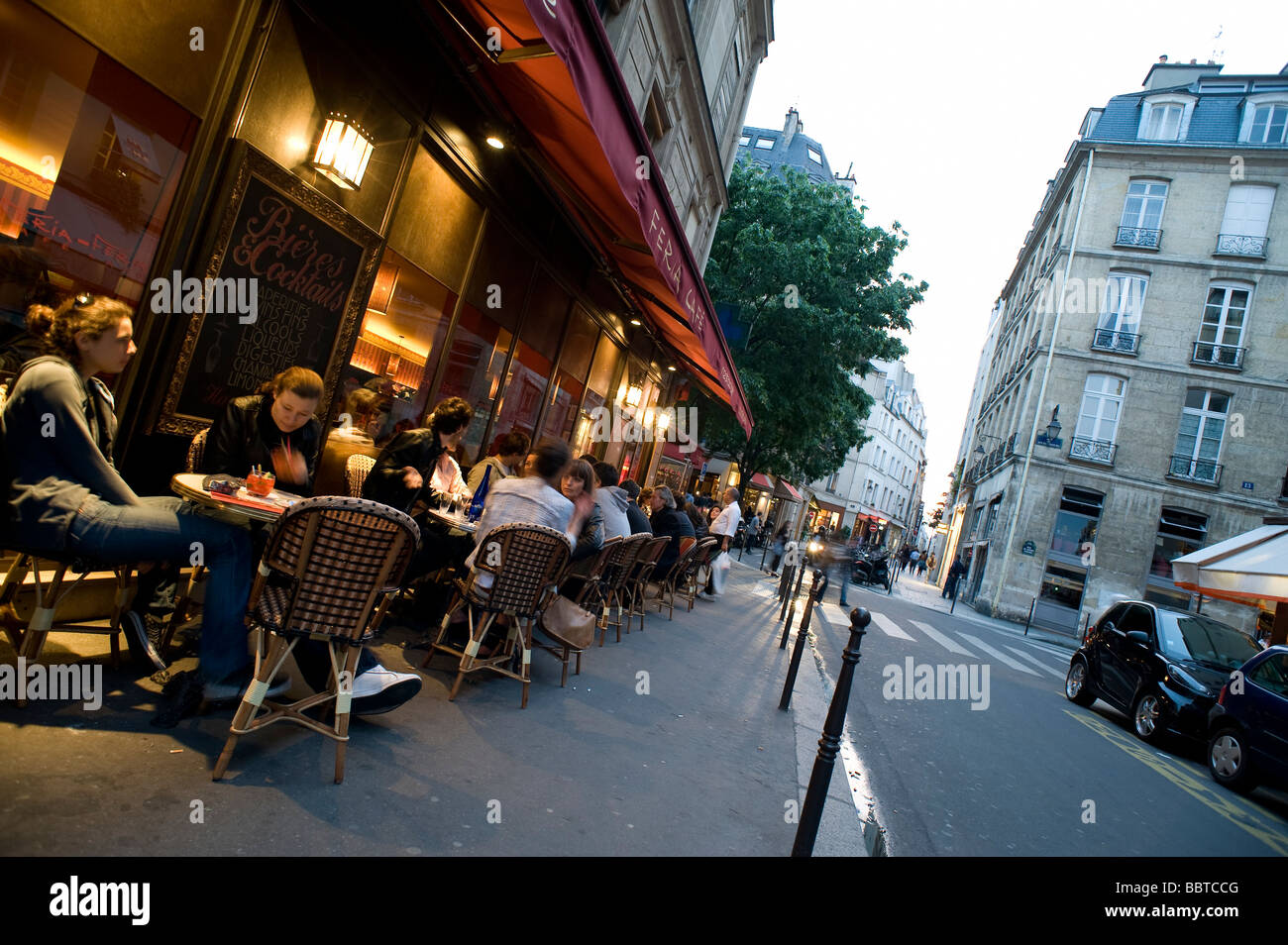 Cafe marais hi-res stock photography and images - Alamy