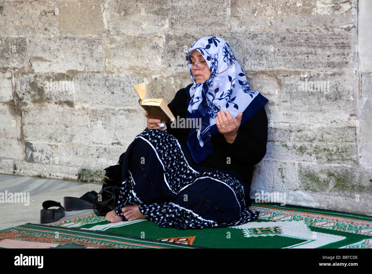 Turkish women hi-res stock photography and images - Alamy