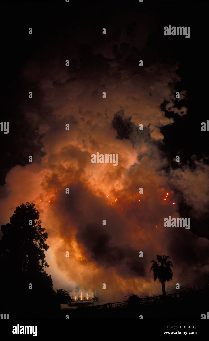 Fireworks at midnight valencia hi-res stock photography and images - Alamy