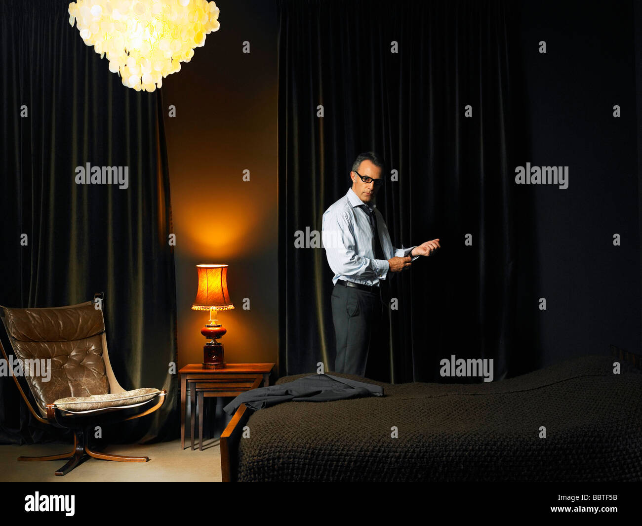 Hotel room london old fashioned hi-res stock photography and images - Alamy