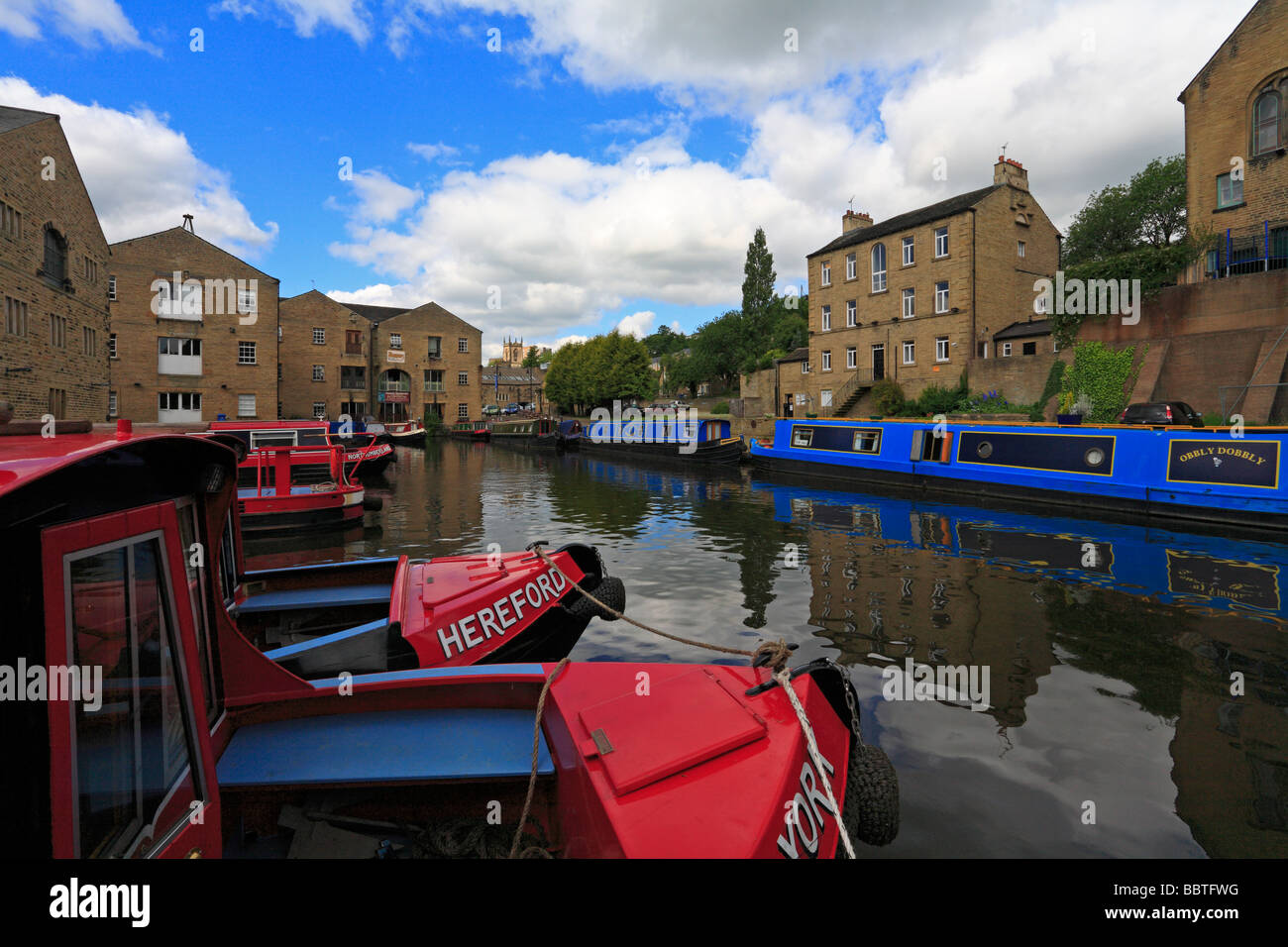 Sowerby bridge canal basin hi-res stock photography and images - Alamy