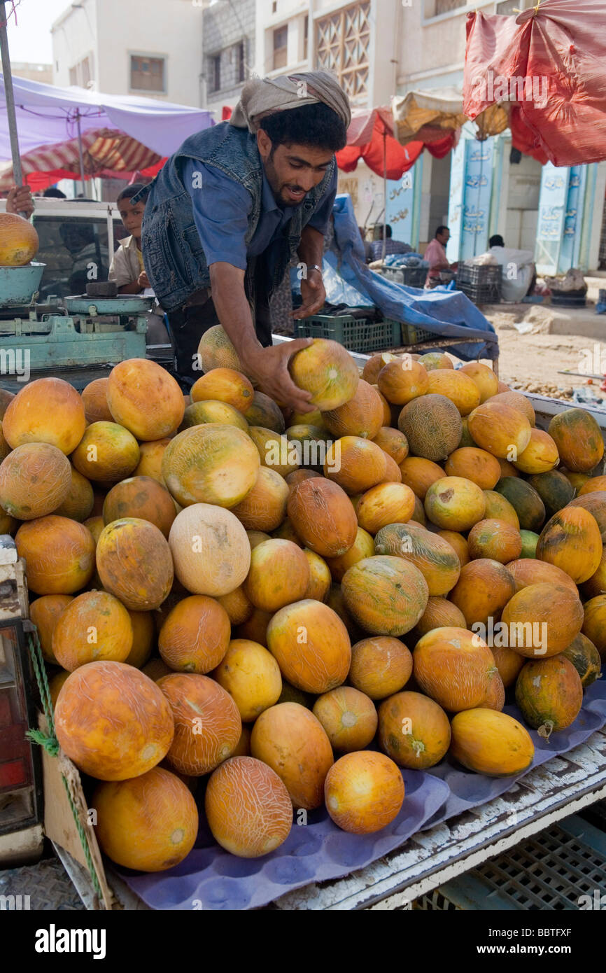 Fruit market, Al Gatan, Shibam outskirts, Yemen, Middle East Stock ...
