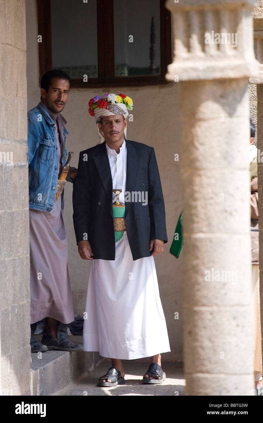 People, Dar al-Hajar, Wadi Dhahar, Yemen, Middle East Stock Photo - Alamy
