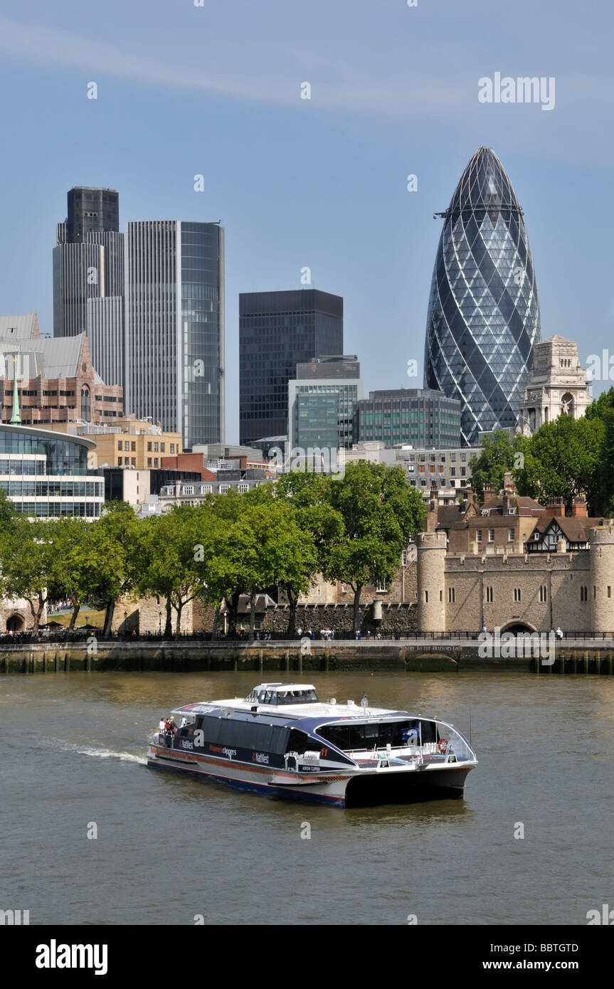 High speed Clipper commuter and tour catamaran in the Pool of London ...