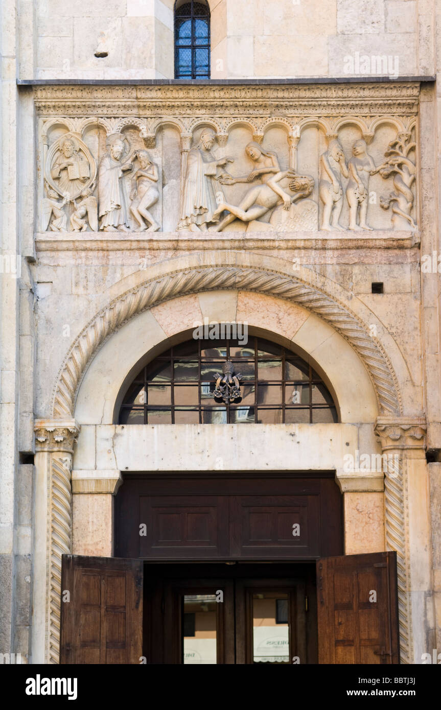 Wiligelmo bas relieves hi-res stock photography and images - Alamy