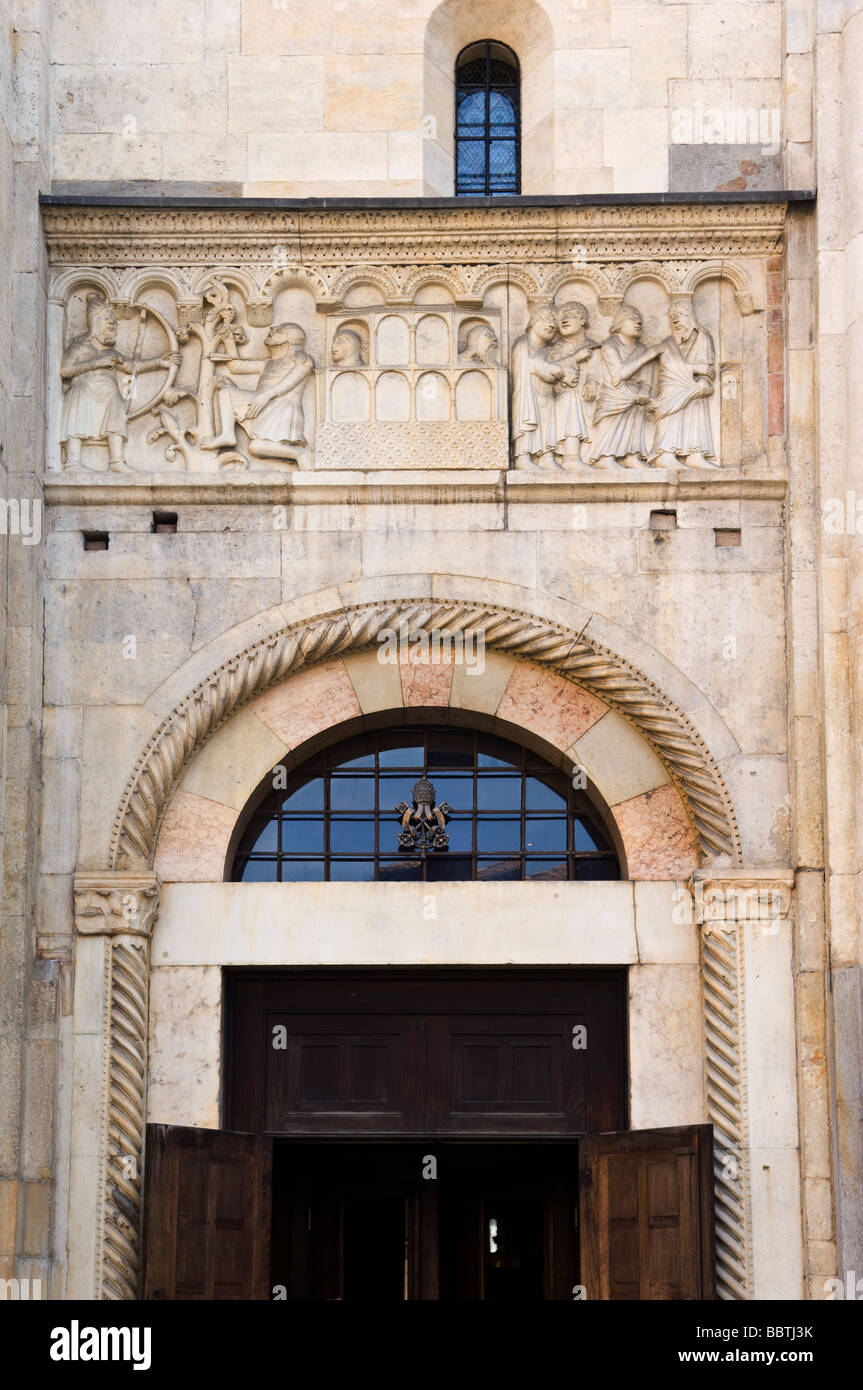 Wiligelmo bas relieves hi-res stock photography and images - Alamy