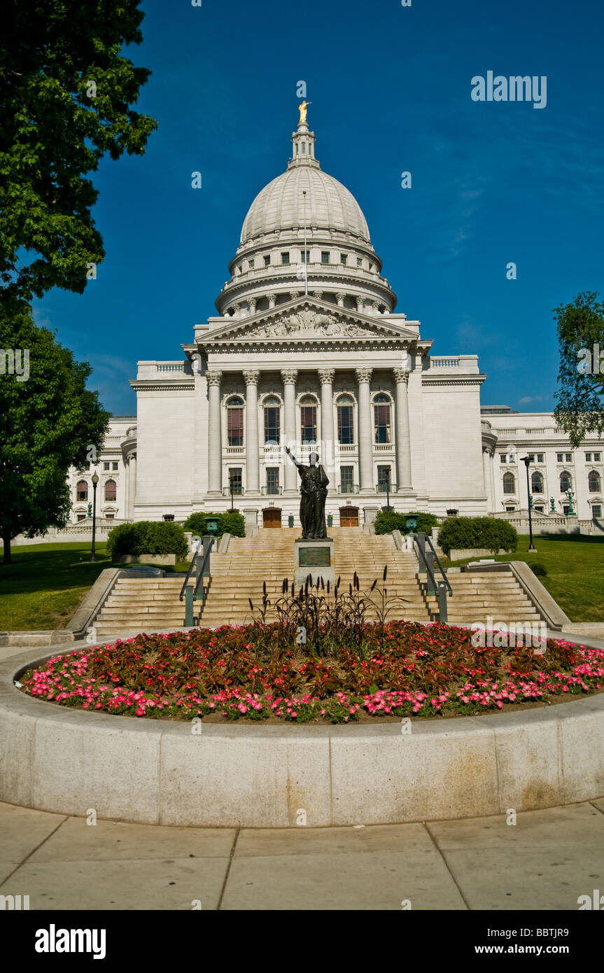 Madison wisconsin state capitol statue hi-res stock photography and ...