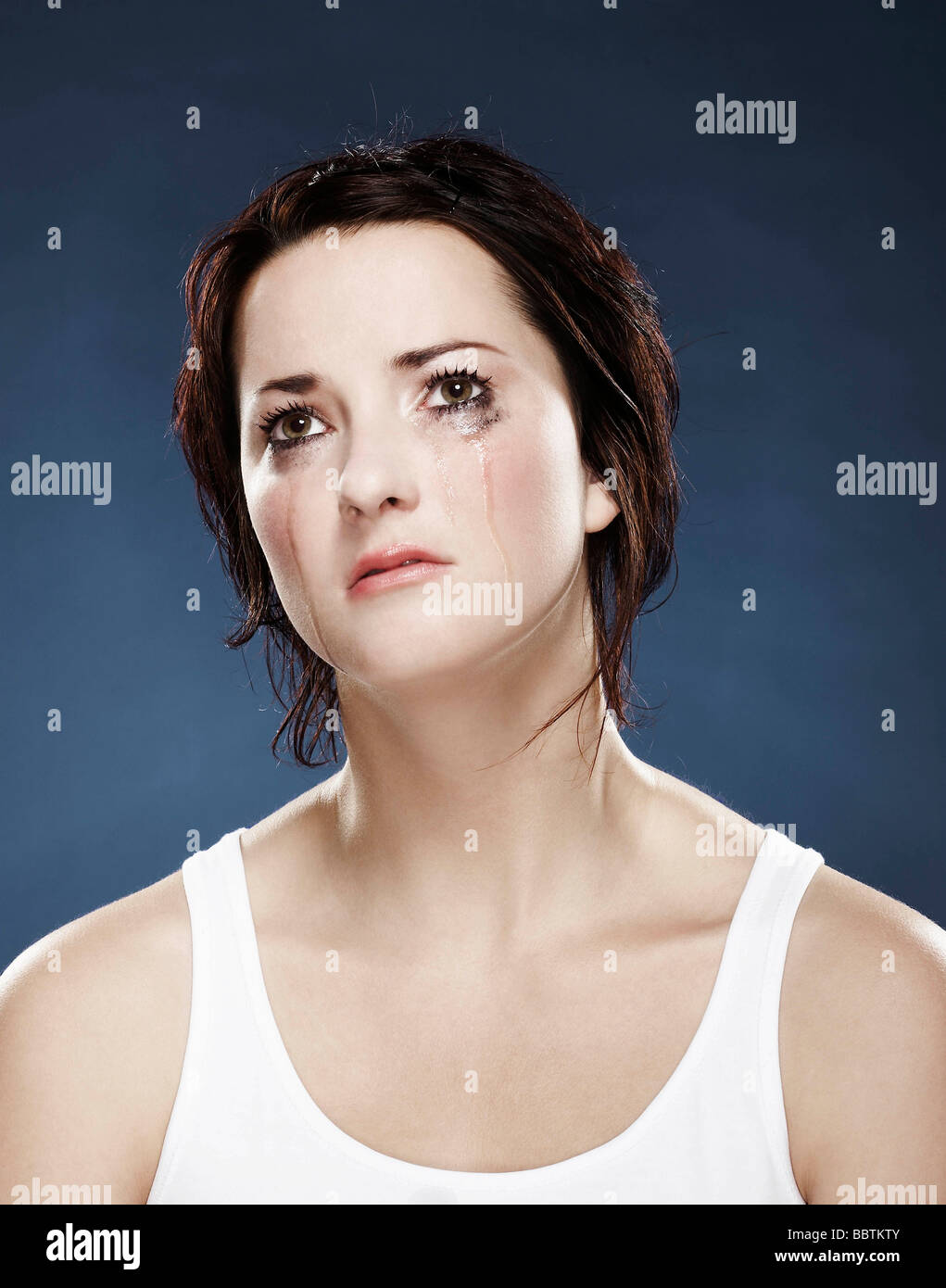Portrait of a girl crying Stock Photo - Alamy