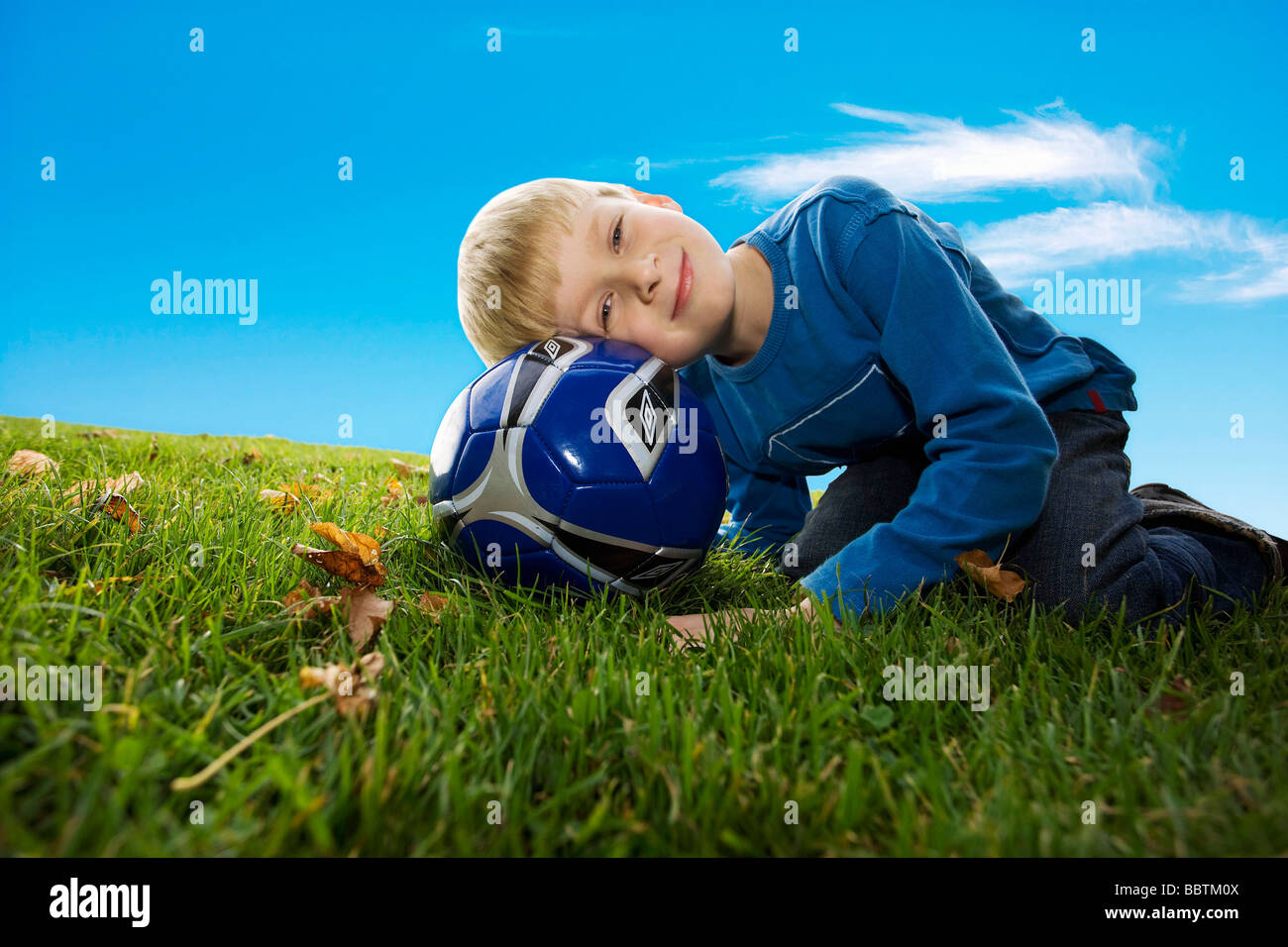 Children 6 7 sport soccer hi-res stock photography and images - Alamy