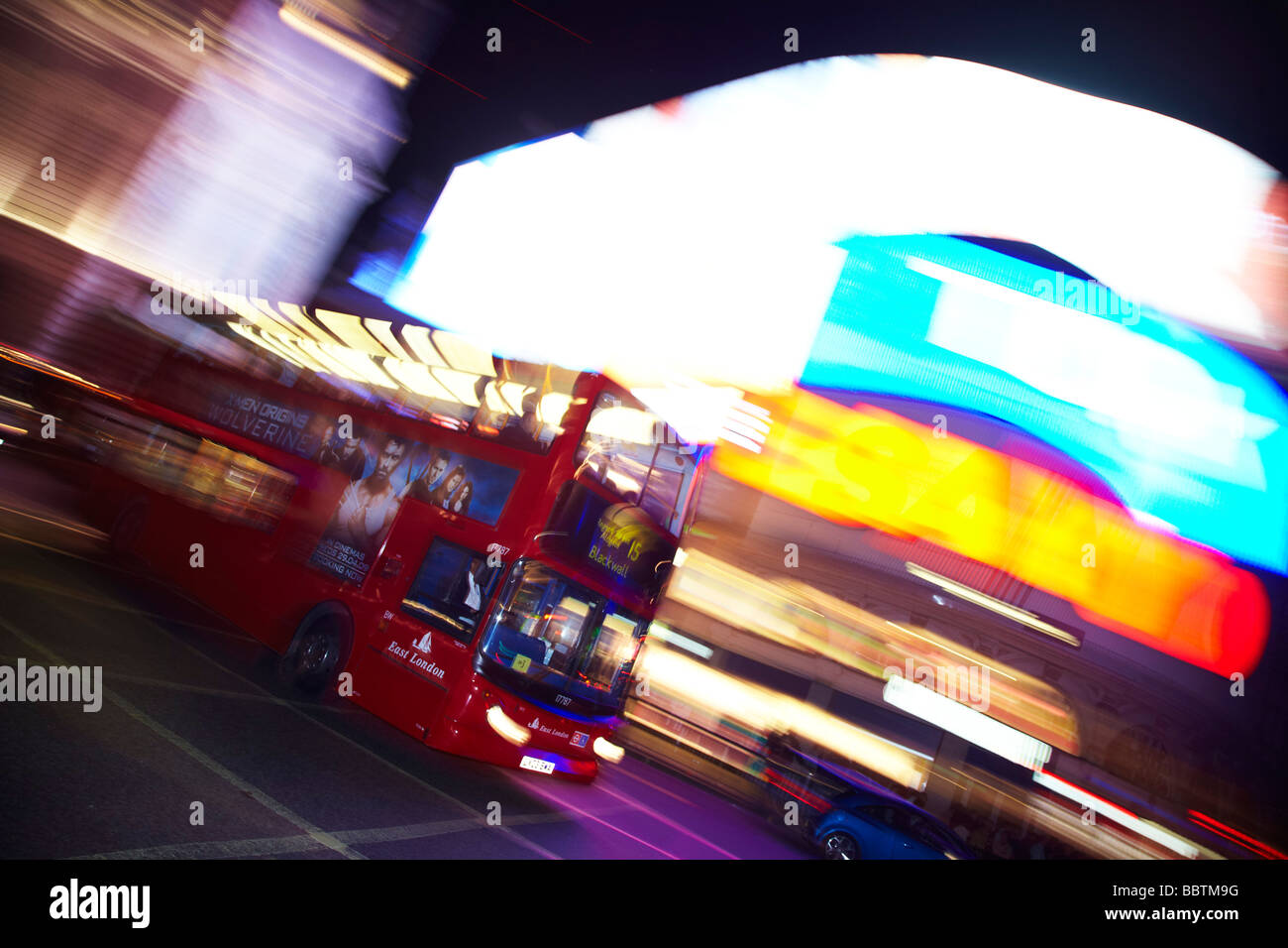 red bus, Piccadilly Circus, London Stock Photo - Alamy